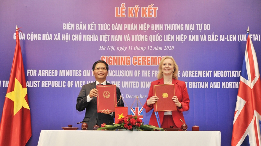 Vietnam, UK officially sign bilateral FTA in London | VOV.VN