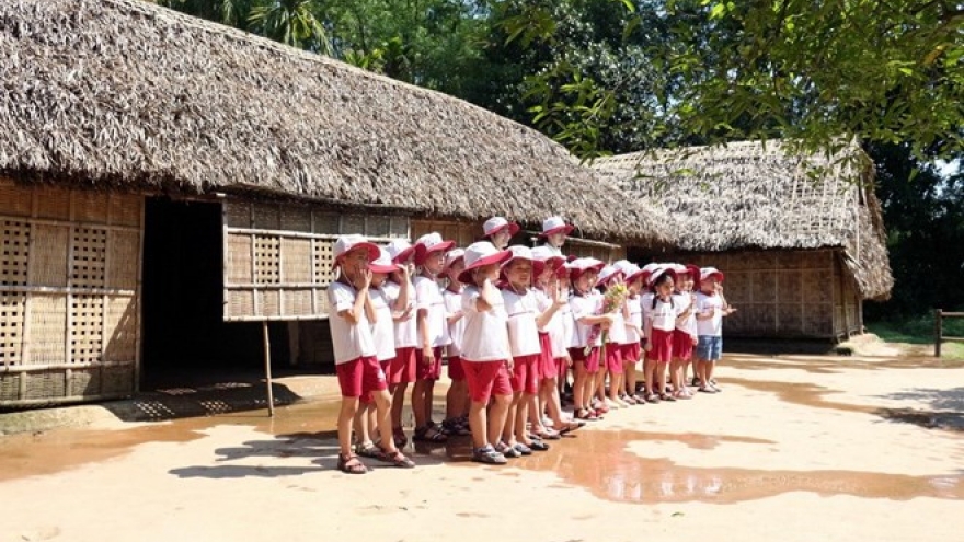 Millennium-old communal house named special national relic site | VOV.VN