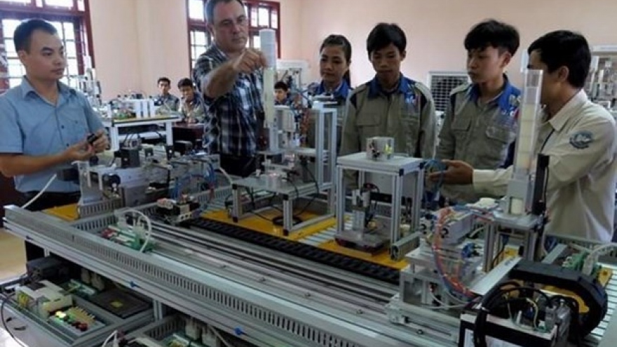Vocational schools offer training in new skills | VOV.VN