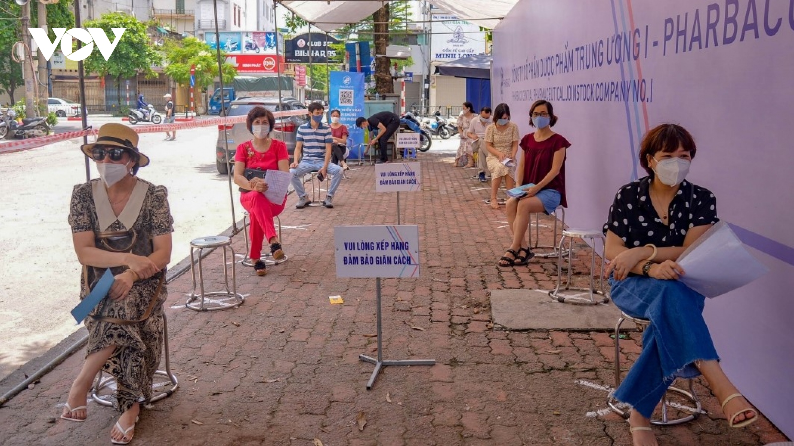 TP.HCM tiêm vaccine Vero Cell cho người dân theo nhu cầu | VOV.VN