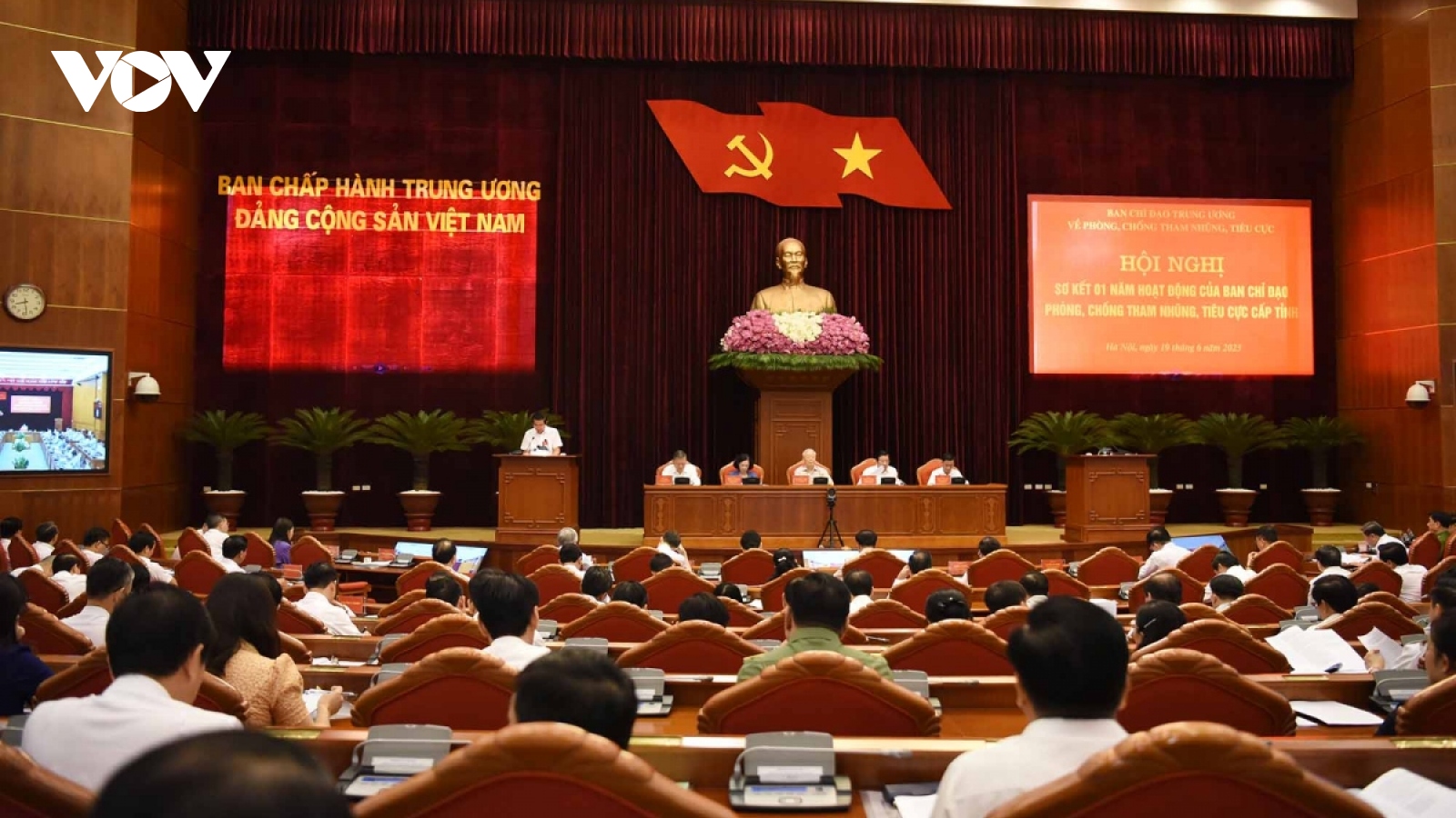 Top Party leader chairs corruption prevention meeting in Hanoi