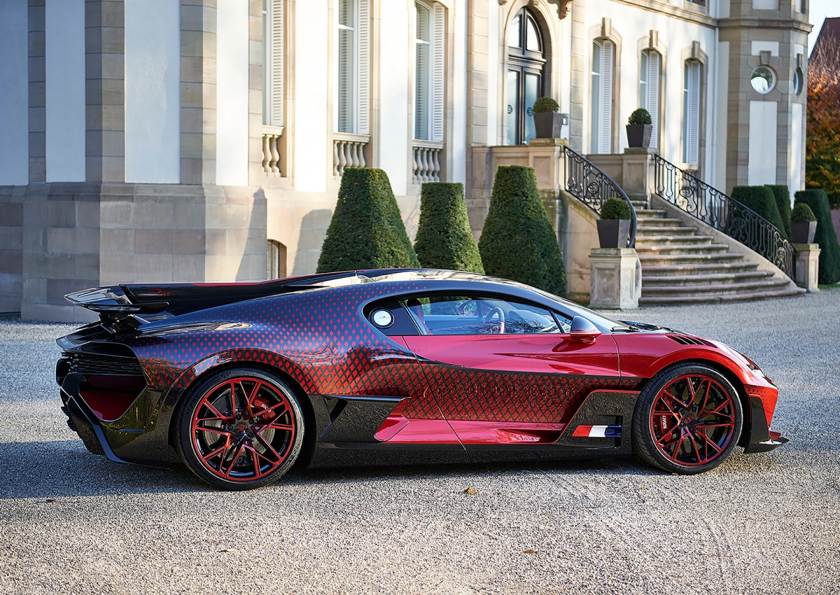 Khám phá quá trình sáng tạo ra Bugatti Divo “Lady Bug” cực độc đáo giá ...