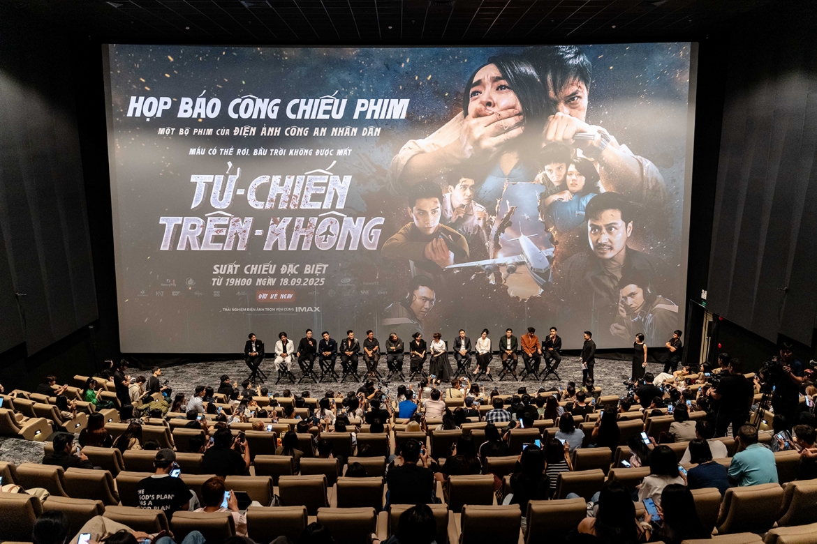 "Tử chiến trên không" khiến cựu tiếp viên bồi hồi nhớ lại 52 phút cận ...