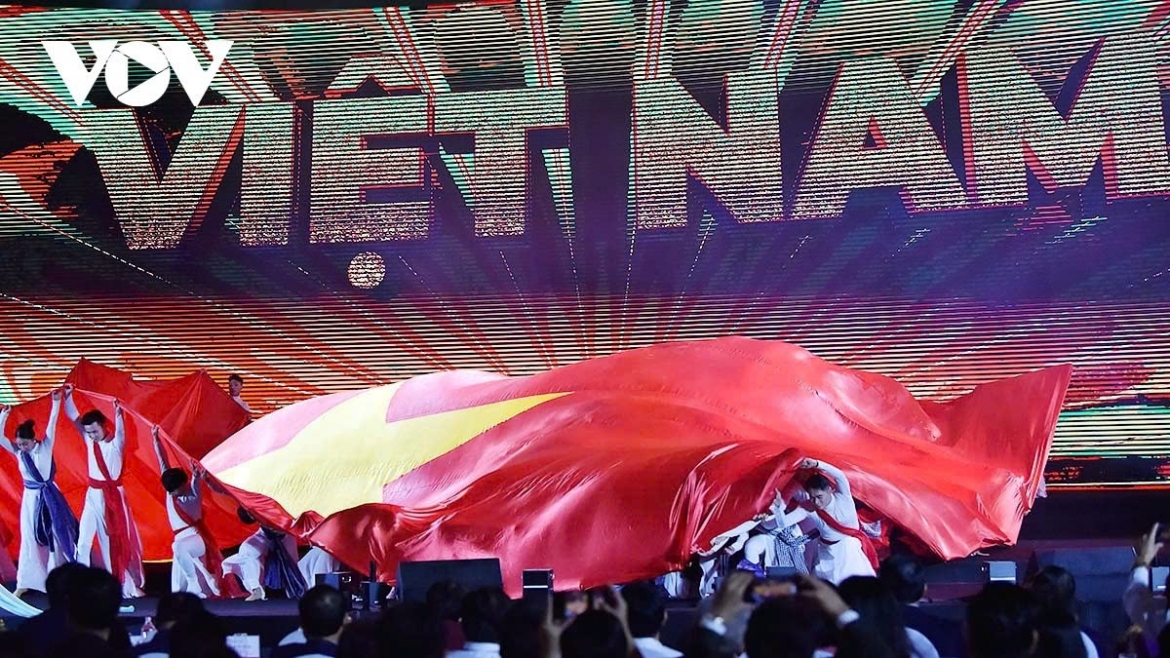 Vibrant opening night marks first Autumn Fair 2025 in Hanoi