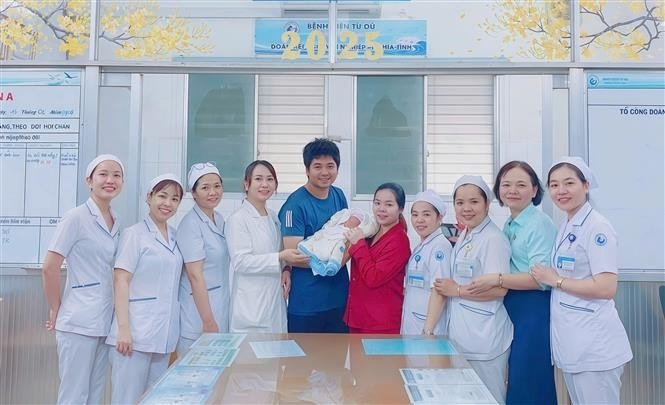 Tu Du Hospital saves newborn in extremely rare twin pregnancy case