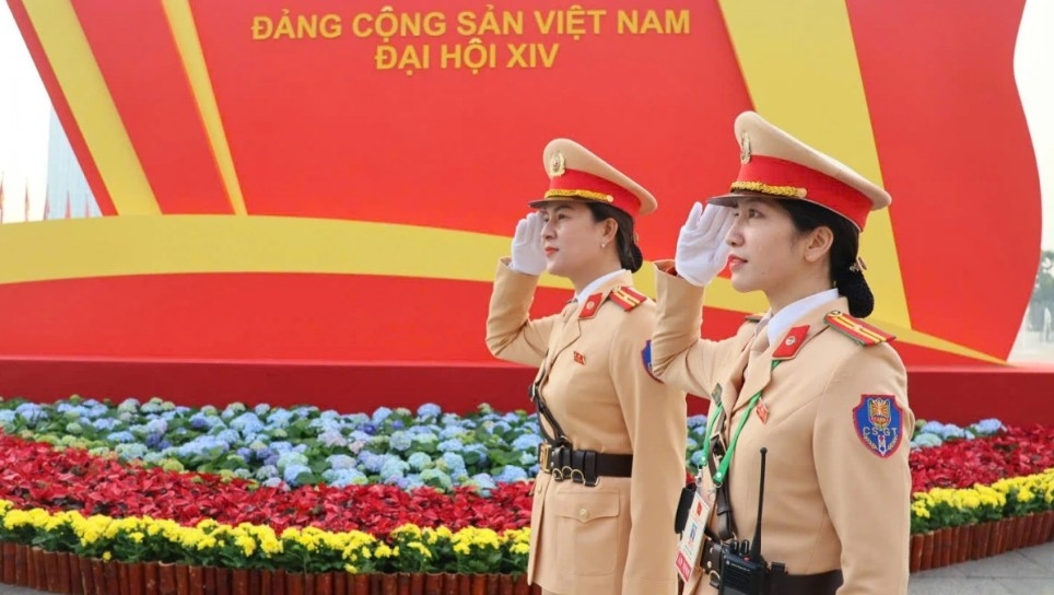 Hanoi police conduct motorcade escort drill ahead of 14th National ...