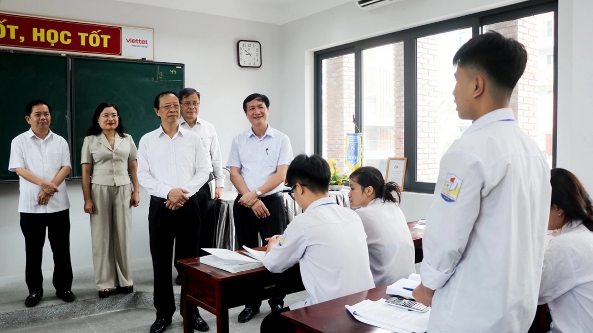 Vietnam ready for 2026 high school graduation examination in June