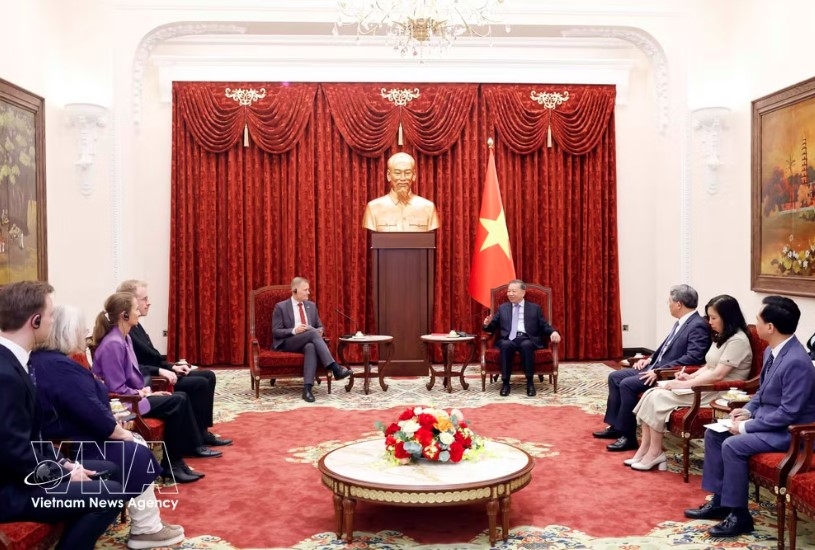 Top Vietnamese leader receives outgoing Danish Ambassador