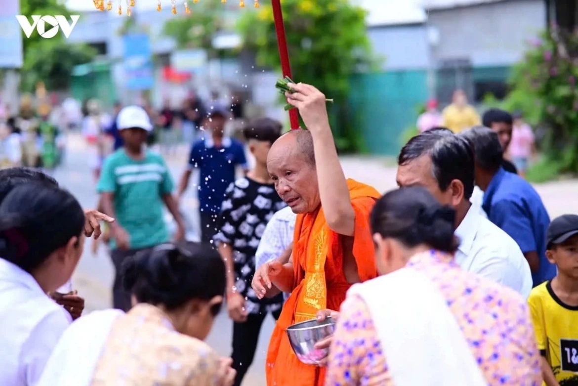 Bun Komsan Sroc peace-praying festival preserves Khmer traditions in ...