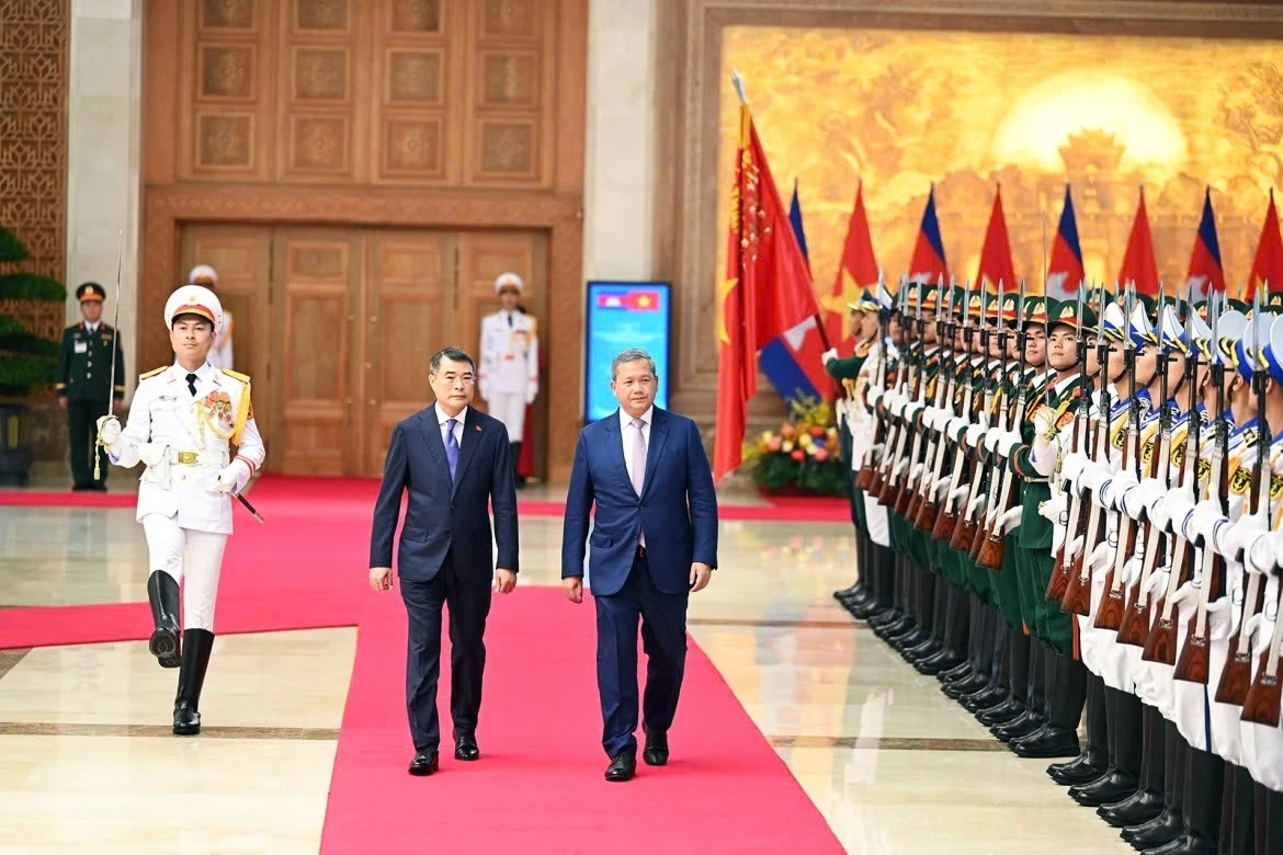 Cambodian PM Hun Manet warmly welcomed in Hanoi on Vietnam visit