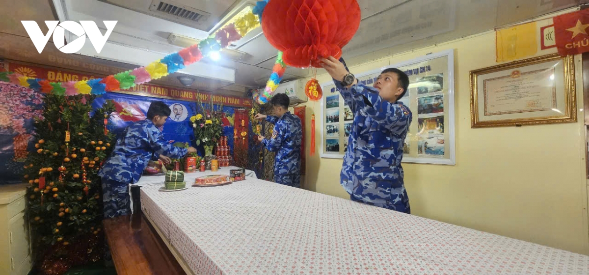 Tết trên biển cả của những người lính tàu CSB8003