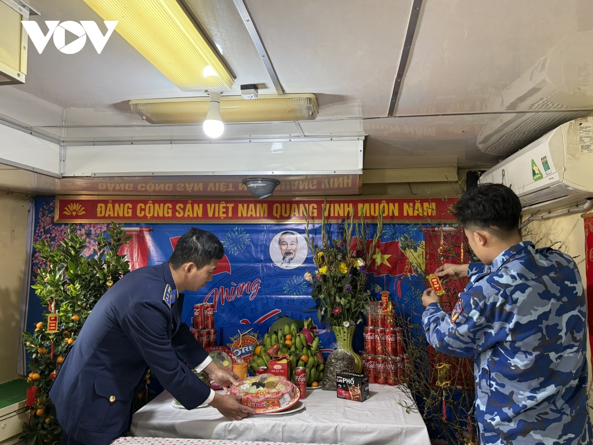 Tết trên biển cả của những người lính tàu CSB8003