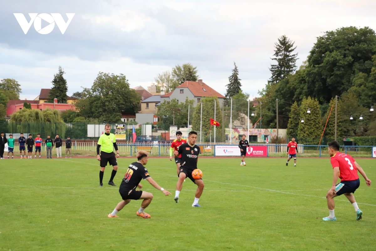 Nâng cao sự gắn kết qua Giải bóng đá cộng đồng người Việt tại châu Âu