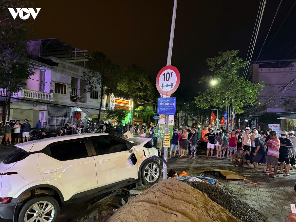 Một vụ tai nạn liên hoàn ở Đồng Tháp khiến 2 người thương vong