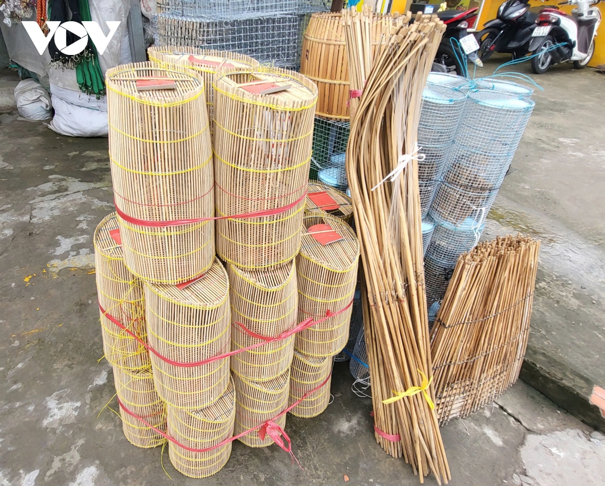 Làng đan lưới Thơm Rơm nhộn nhịp khi mùa nước nổi về