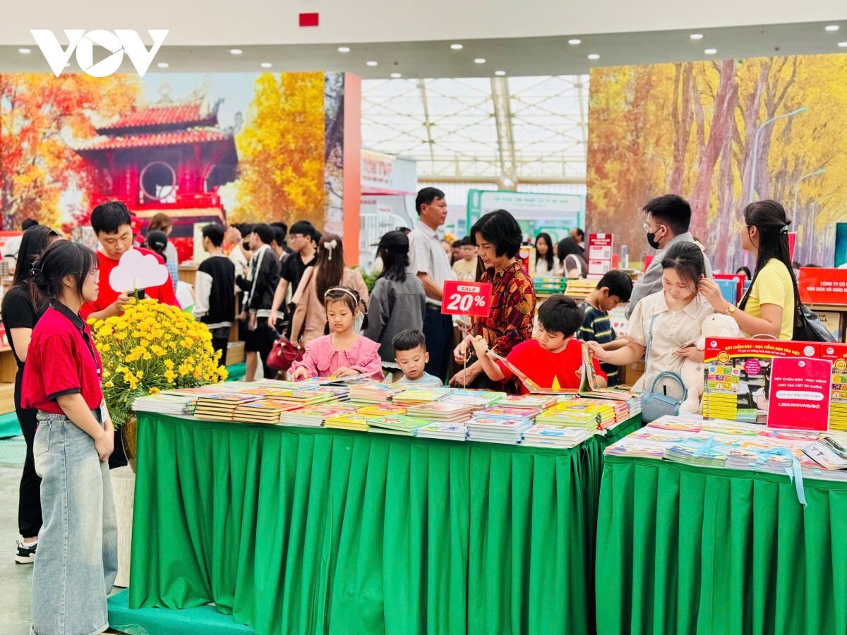 Giới thiệu Tinh hoa Văn hóa Việt Nam tại Hội chợ Mùa Xuân lần thứ nhất ...