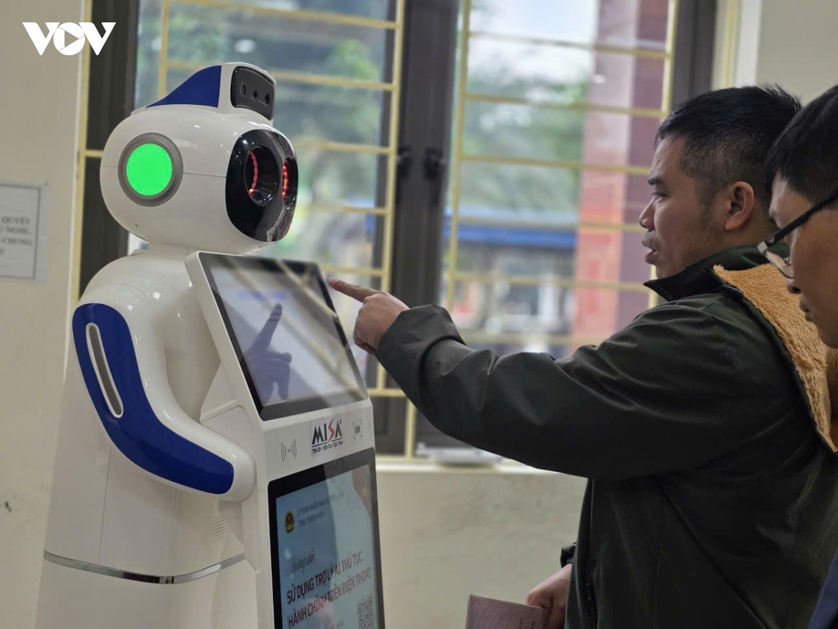 Cụ thể hóa nghị quyết đại hội Đảng bằng "cán bộ robot AI"