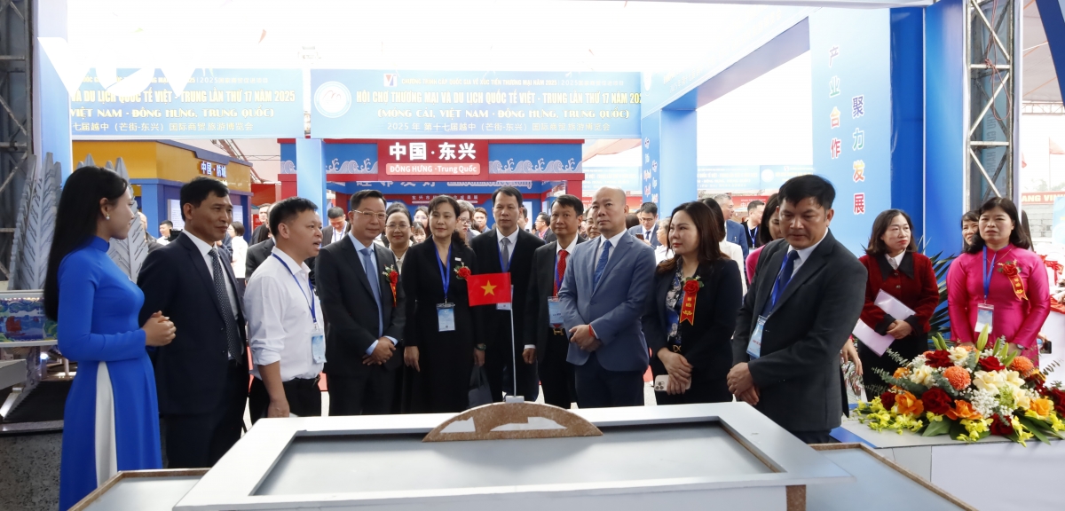 Quảng Ninh bền bỉ vun đắp ngoại giao nhân dân nơi biên cương