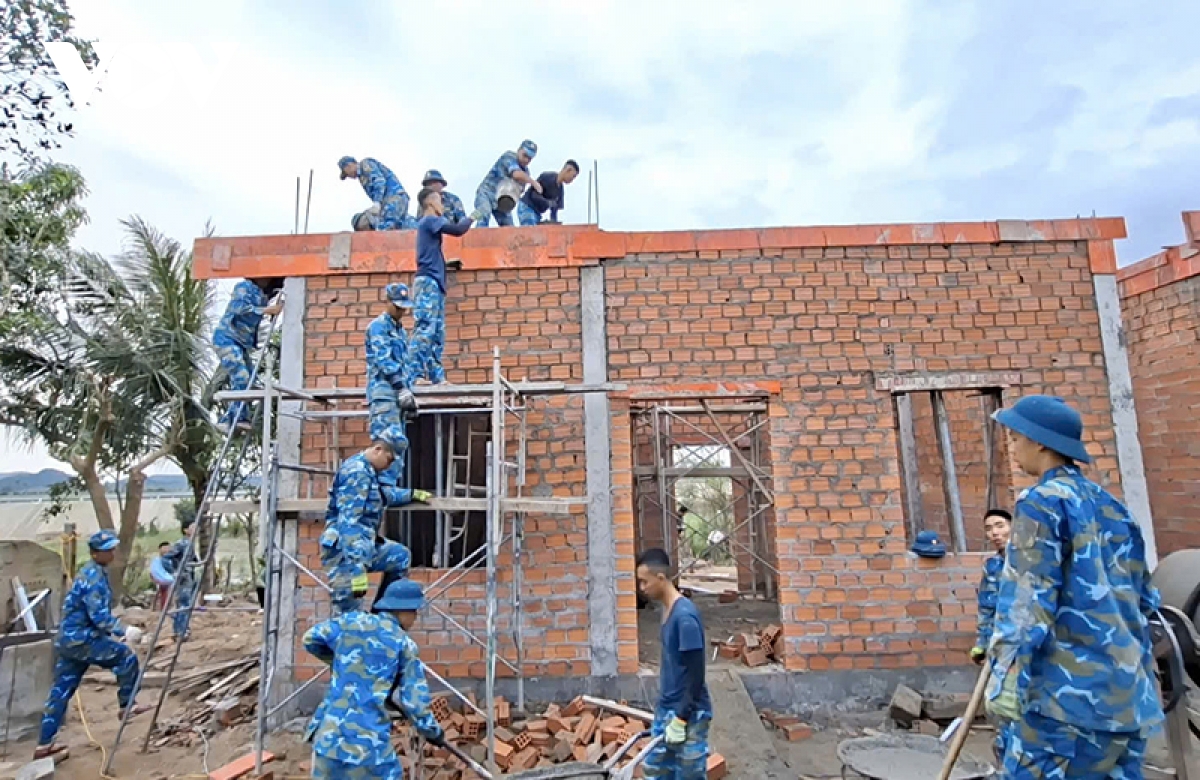 "Chiến dịch Quang Trung": Trao 7 căn nhà tặng bà con vùng lũ Sơn Hòa ...