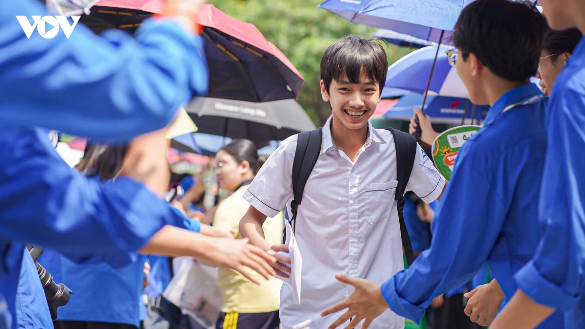 Cuộc đua vào trường chuyên Hà Nội: 334 thí sinh bất ngờ bỏ thi phút chót