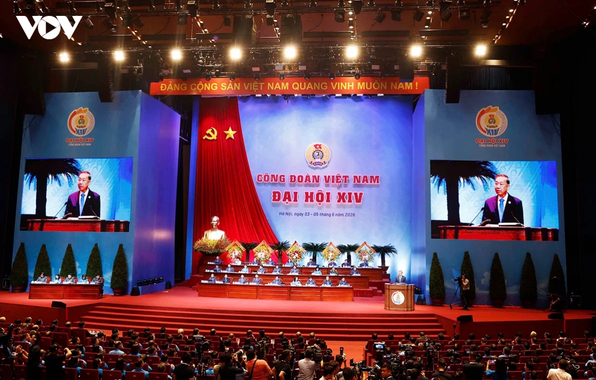 Top leader To Lam calls for worker-centred trade union reform
