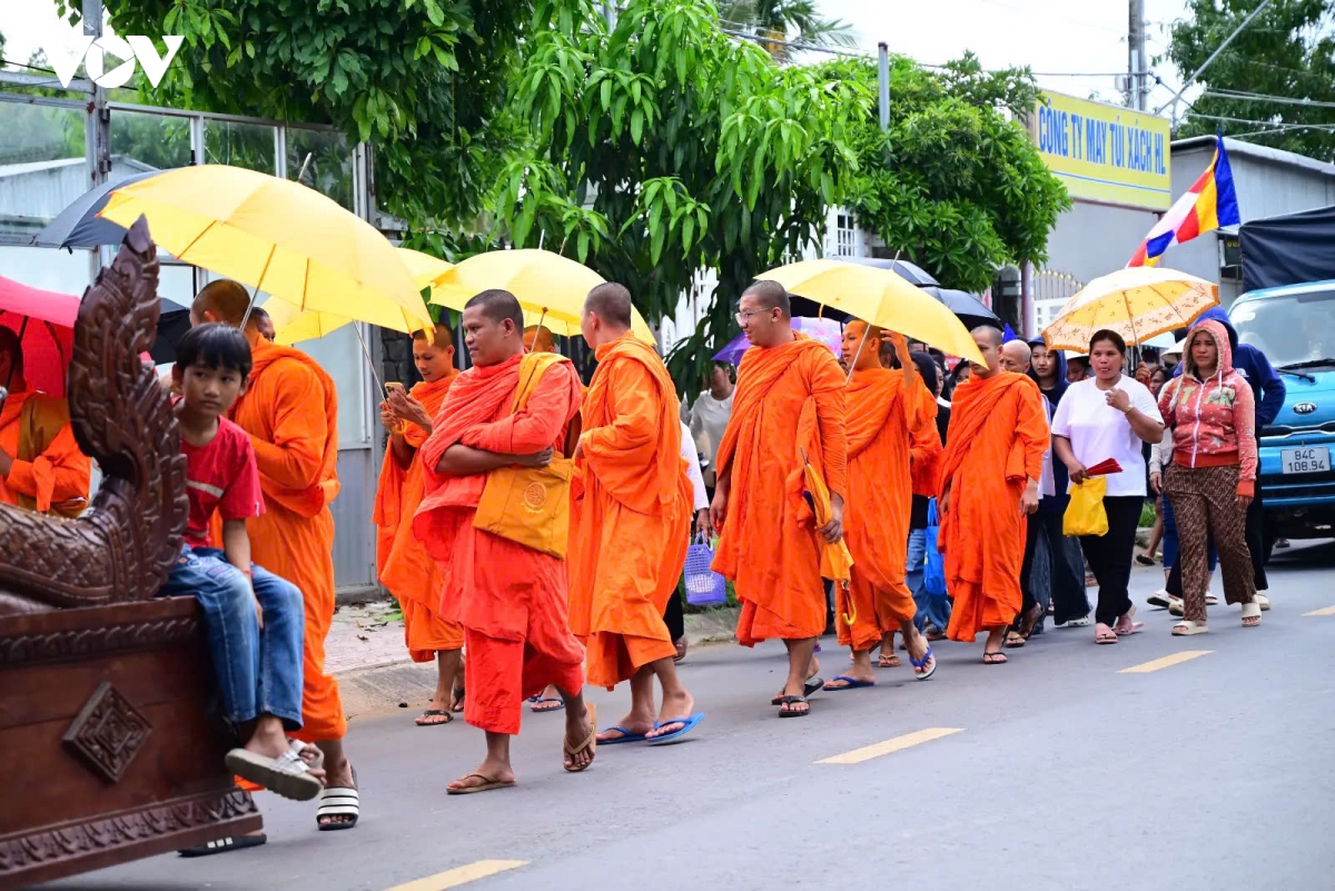 Độc đáo lễ cầu an “Bun Komsan Sroc” của đồng bào Khmer ở Vĩnh Long