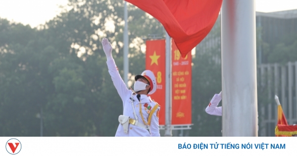 Ba Dinh Square hosts flag raising ceremony to mark National Day