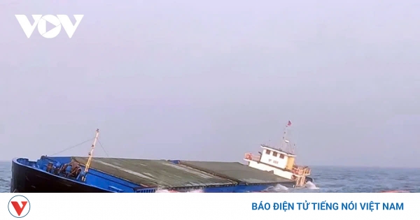 Cứu toàn bộ 14 người trên tàu Hoa Lư bị chìm trên vùng biển Bình Định