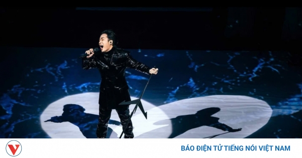 Người đặc biệt làm chân micro có 1-0-2 cho Tùng Dương ở tất cả các liveshow