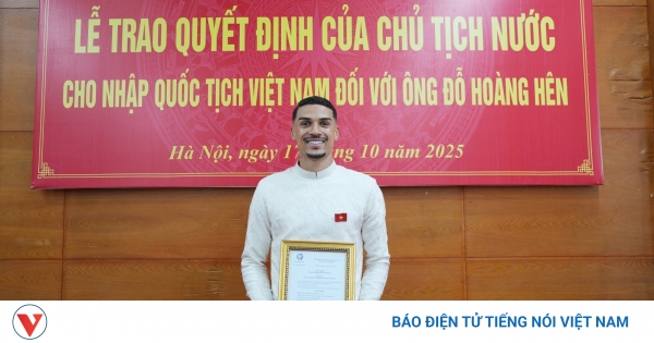 Đỗ Hoàng Hên làm điều đặc biệt, hát Quốc ca trong ngày nhận Quốc tịch ...