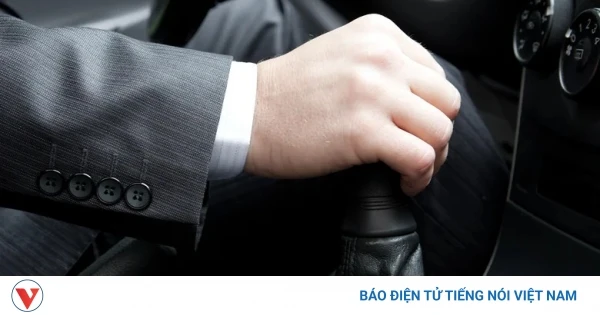 Thói quen nguy hại đặt tay lên cần số xe số sàn có ảnh hưởng gì tới hộp ...