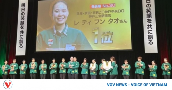 VNese employee becomes first foreigner to win Japan's 7-Eleven customer ...