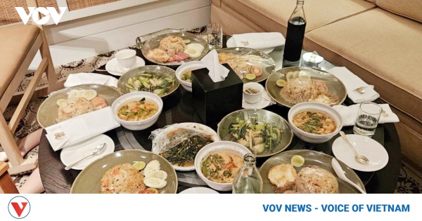 Poisons kill six Vietnamese in Bangkok hotel, say Thai police