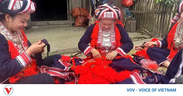 Red Dao people preserve brocade weaving craft in Hoang Su Phi