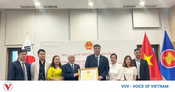 Fatherland Front leader works with VKBIA to promote cooperation with RoK