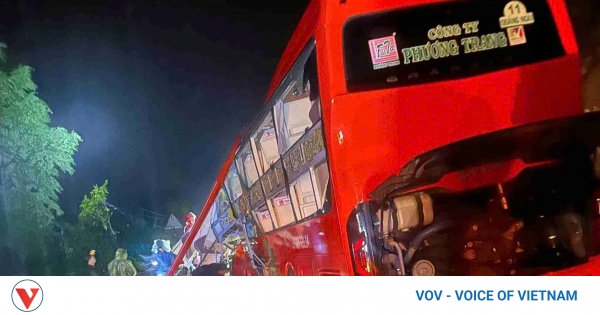 Landslides bury passenger bus in central Vietnam, leaving 6 dead, 19 ...