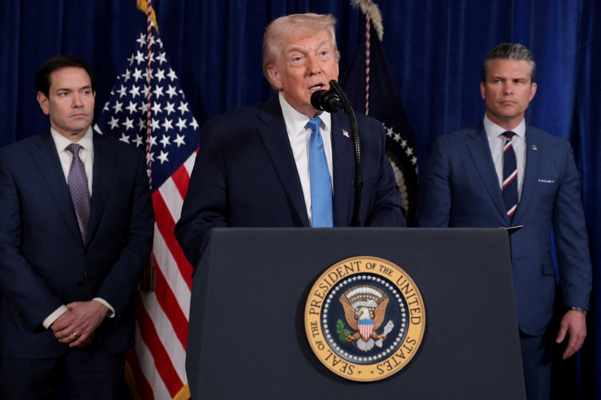 Presiden AS, Donald Trump mengadakan konferensi pers di resor Mar-a ...