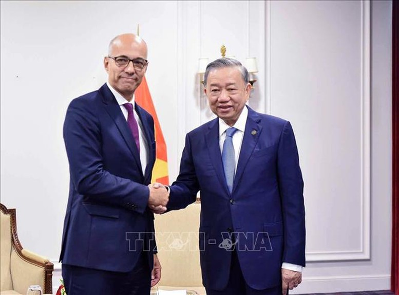 ...y con Philippe Errera, director de Desarrollo Internacional y ...